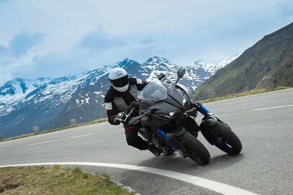 YAMAHA Niken (2018-on) Review | Speed, Specs & Prices