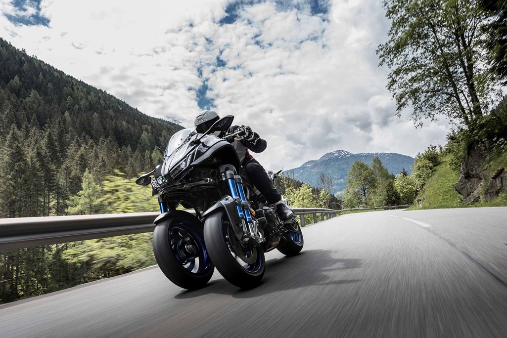 YAMAHA Niken (2018-on) Review | Speed, Specs & Prices