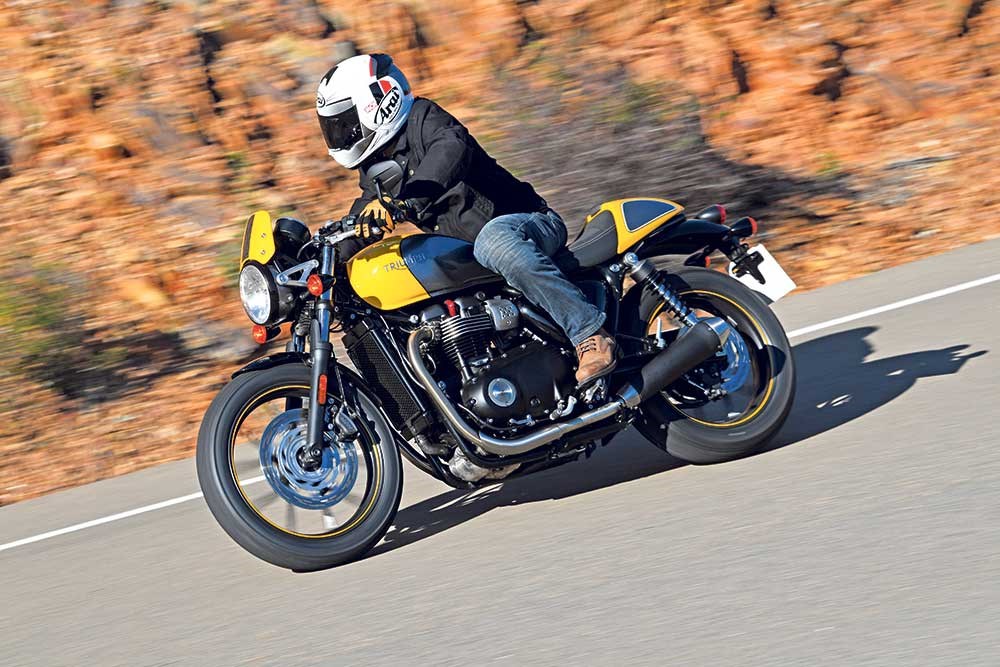 TRIUMPH STREET CUP (2017-2020) Review | Specs & Prices