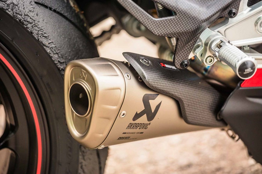 DUCATI V4 SPECIALE (2018-on) Review | Specs & Prices