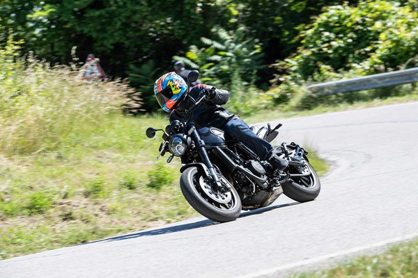 BENELLI LEONCINO (2018-on) Review | Speed, Specs & Prices