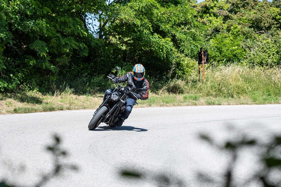 BENELLI LEONCINO (2018-on) Review | Speed, Specs & Prices