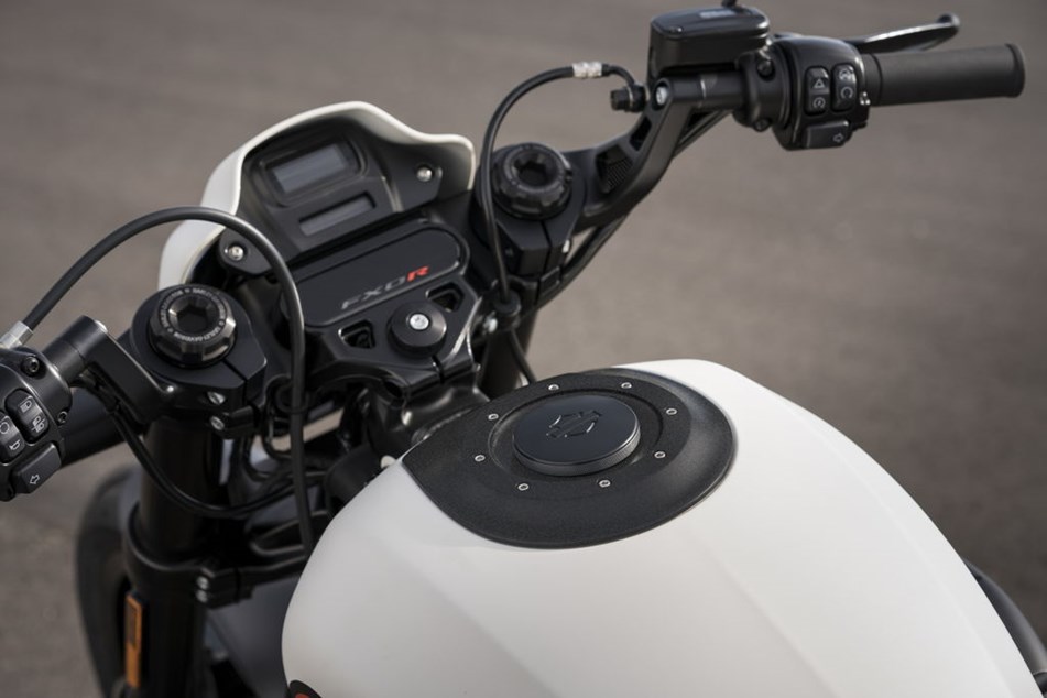 HARLEY-DAVIDSON FXDR (2019-on) Review, Specs & Prices