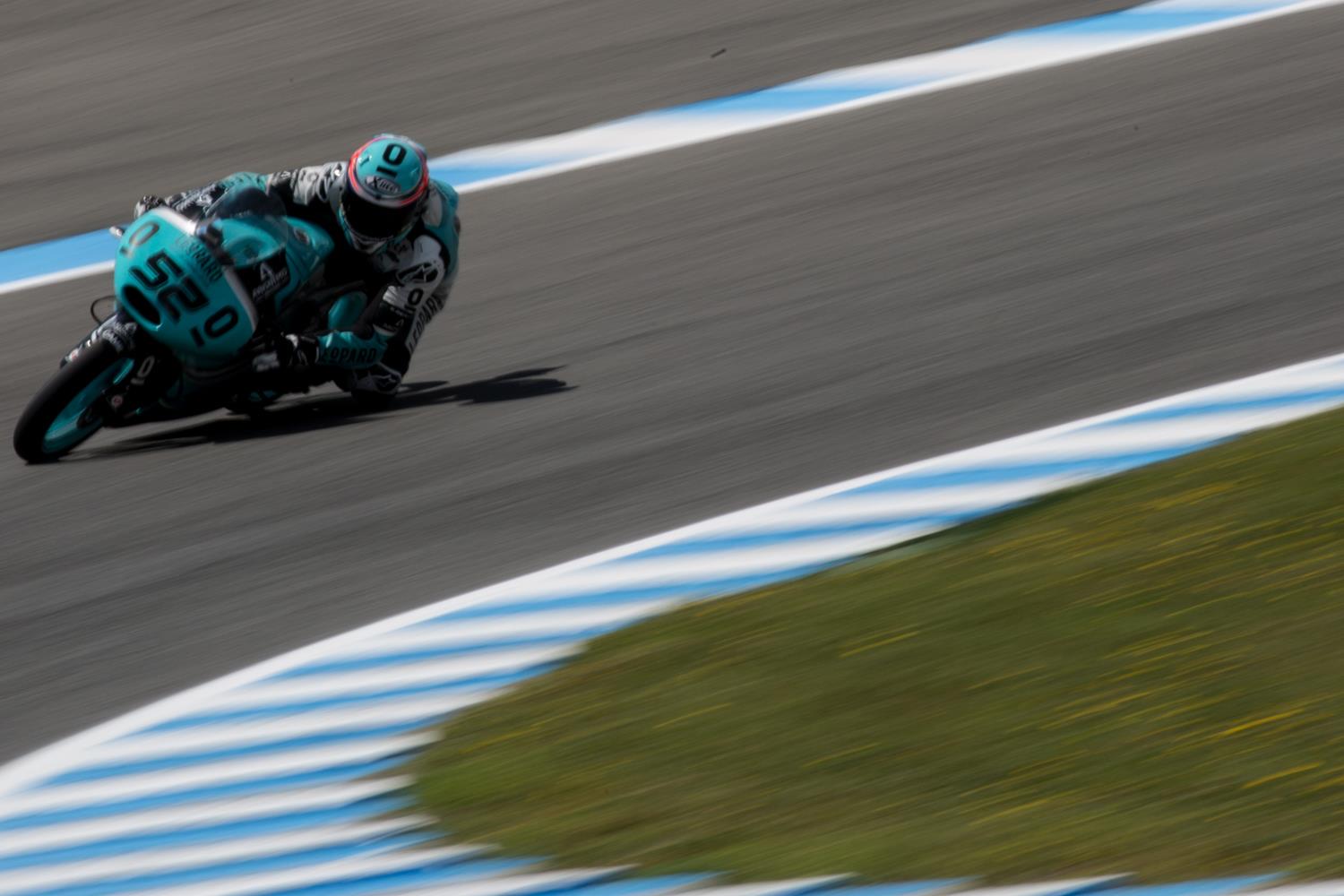 Kent leaves it to the last corner but wins in Jerez