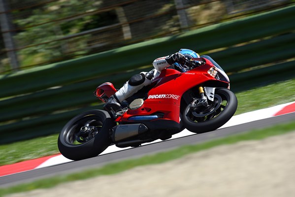 First Test: Ducati Panigale R