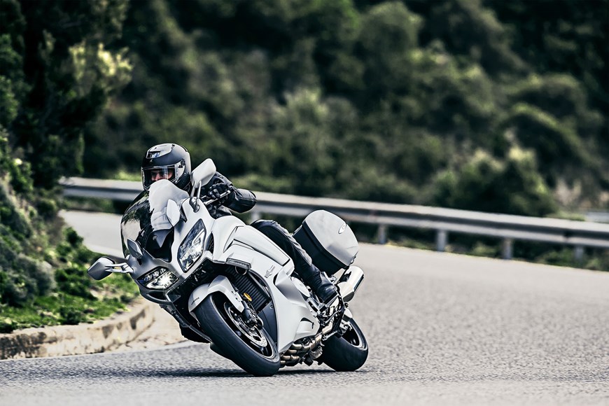 Yamaha FJR 1300 AE (2016-2021) Review | Specs & Prices