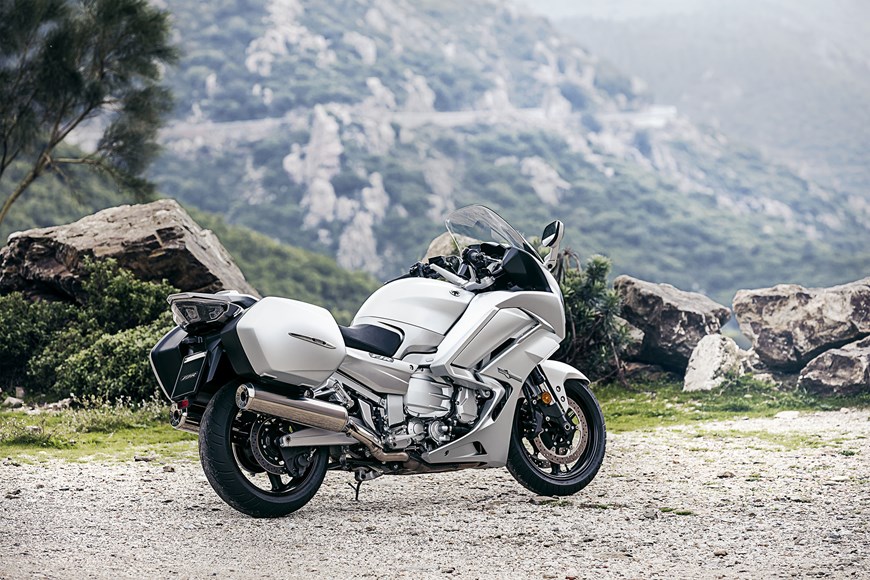 Yamaha FJR 1300 AE (2016-2021) Review | Specs & Prices