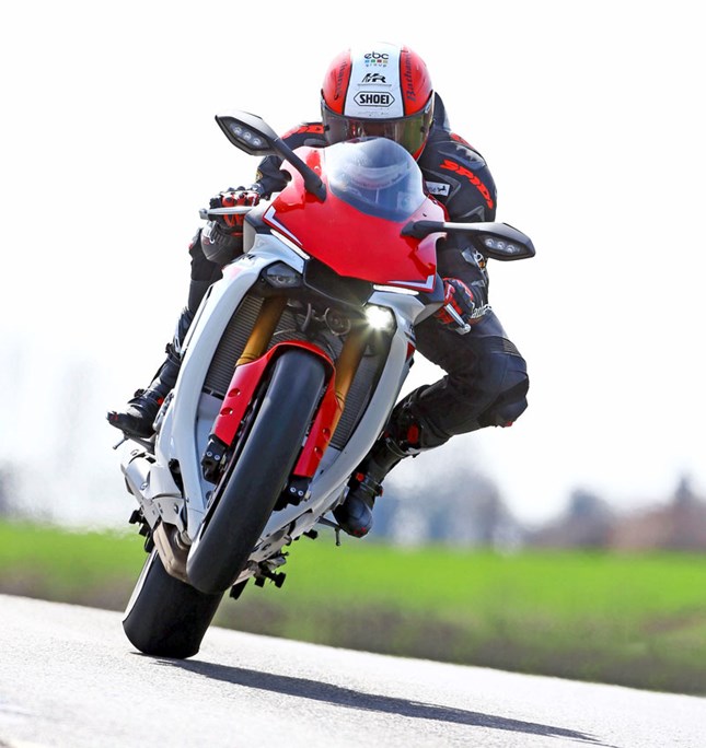 Michael Rutter versus the 'too-fast-for-the-road' class of 2015