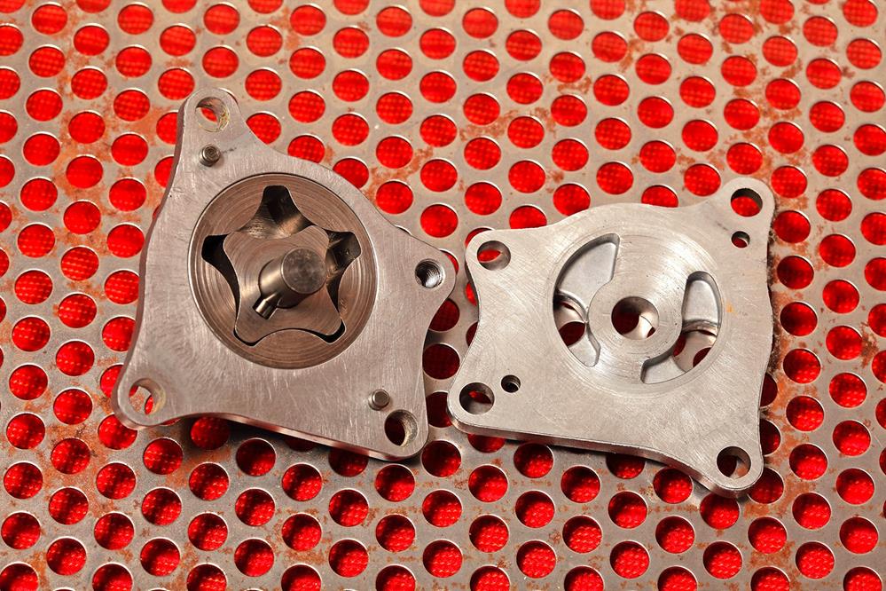 Suzuki's first ever litre bike: The GS1000 engine stripped & analysed