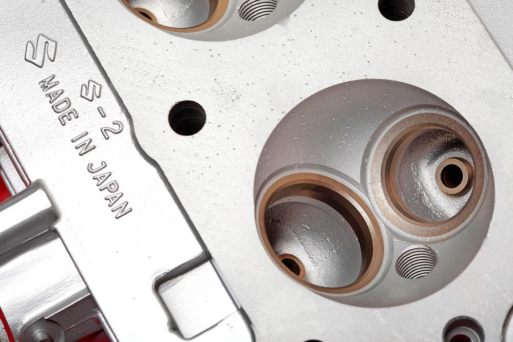 Suzuki's first ever litre bike: The GS1000 engine stripped & analysed