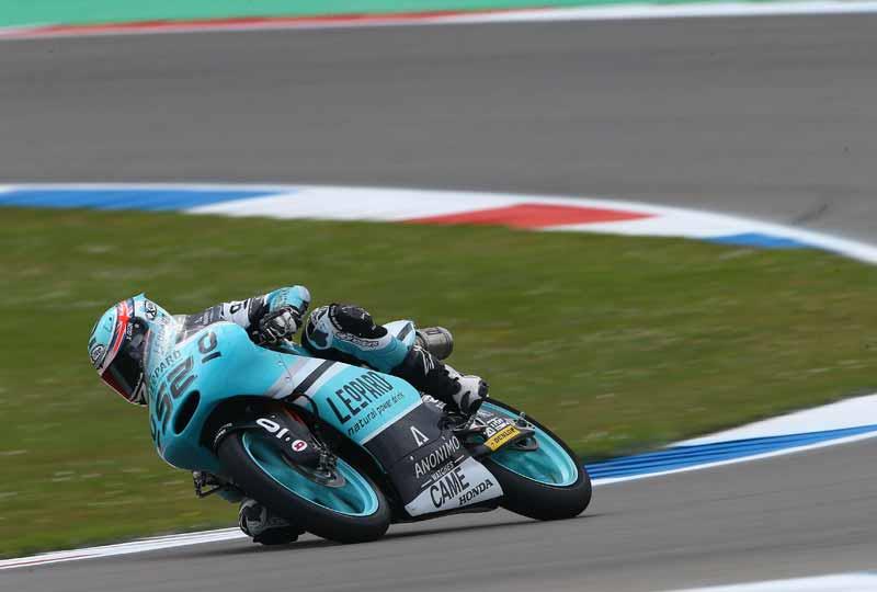 Kent leads way in warmup