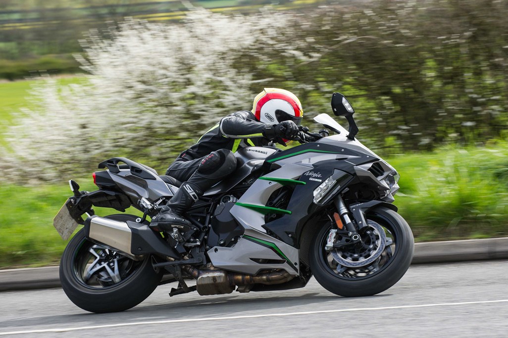 KAWASAKI NINJA H2 SX (2019 - on) Review