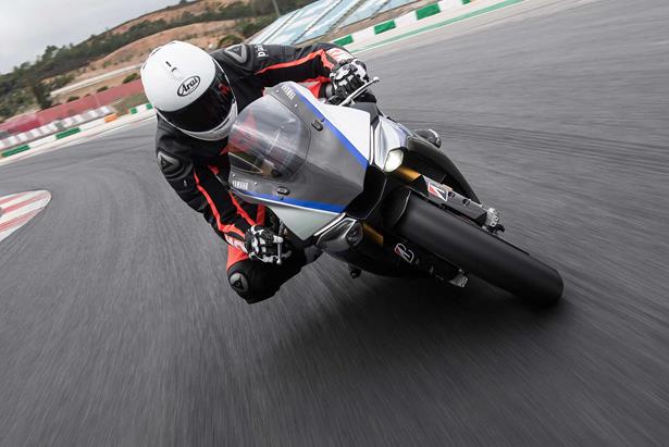 YAMAHA R1M (2018 - 2019) Review