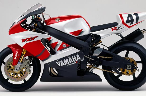 Classic or crusher? Yamaha YZF-R7 OW02
