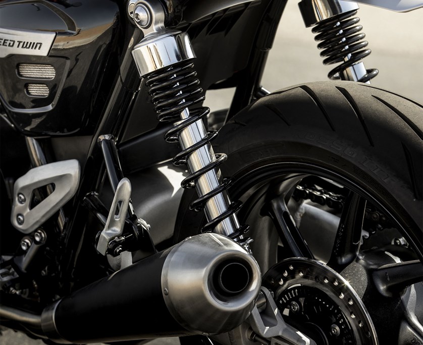 2019-2024 Triumph Speed Twin 1200 Review: Specs and price