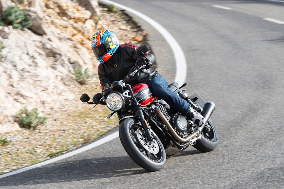 2019-2024 Triumph Speed Twin 1200 Review: Specs and price