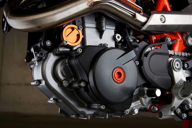 KTM 690 SMC R Review (2021)