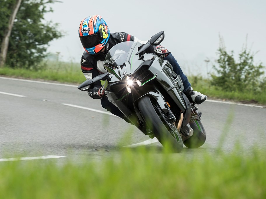 2019 Kawasaki Ninja H2 review: drag racer sports bike