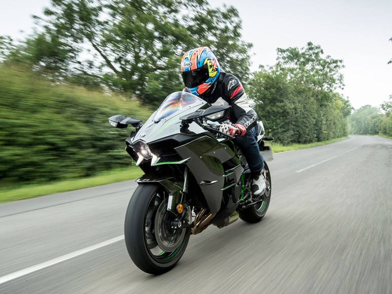 2019 Kawasaki Ninja H2 review: drag racer sports bike