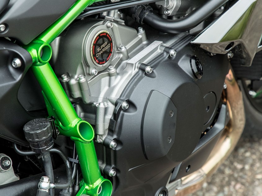 2019 Kawasaki Ninja H2 review: drag racer sports bike