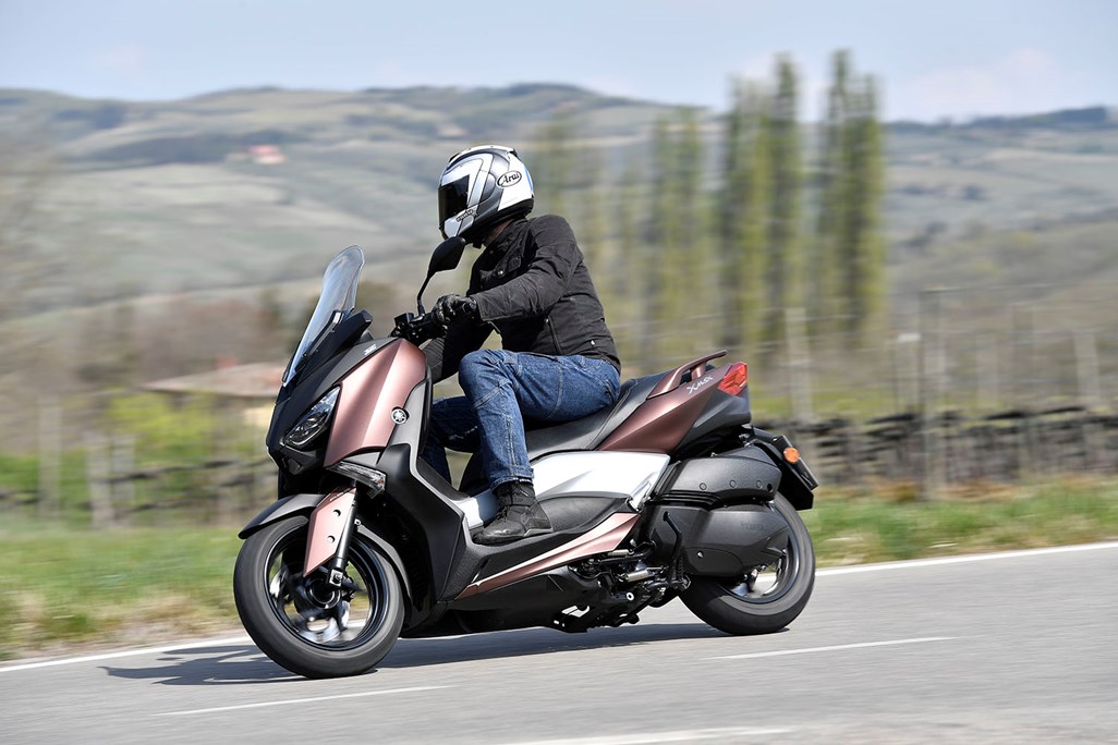 YAMAHA XMAX 300 (2017 - on) Review