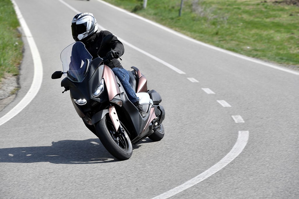 YAMAHA XMAX 300 (2017 - on) Review