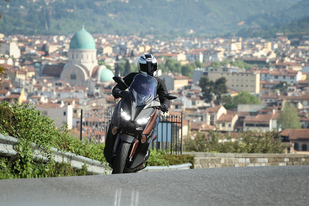YAMAHA XMAX 300 (2017 - on) Review