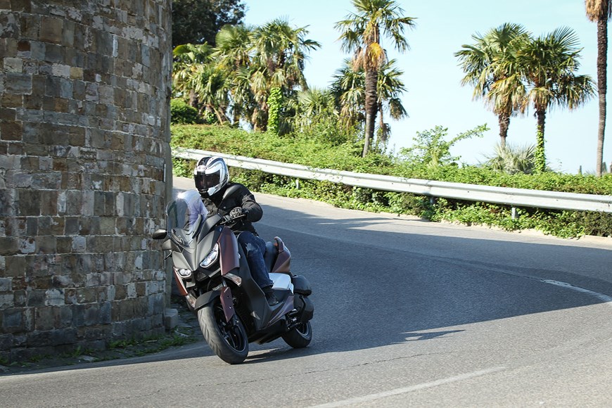 YAMAHA XMAX 300 (2017 - on) Review