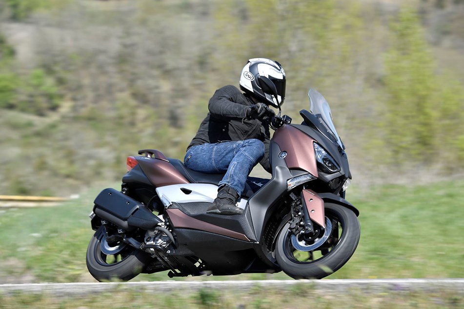 YAMAHA XMAX 300 (2017 - on) Review