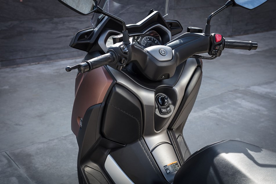 YAMAHA XMAX 300 (2017 - on) Review