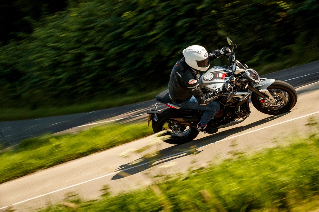 MV-AGUSTA DRAGSTER 800 RR (2018 - on) Review