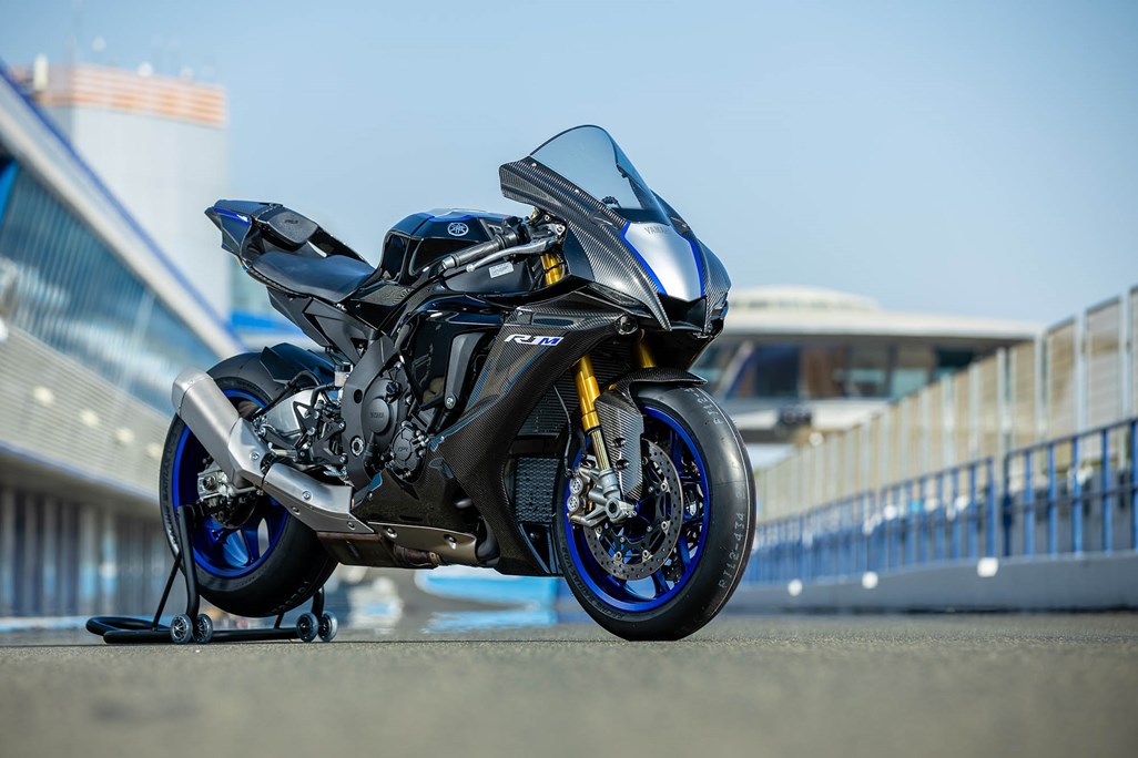 YAMAHA R1M (2020 - on) Review