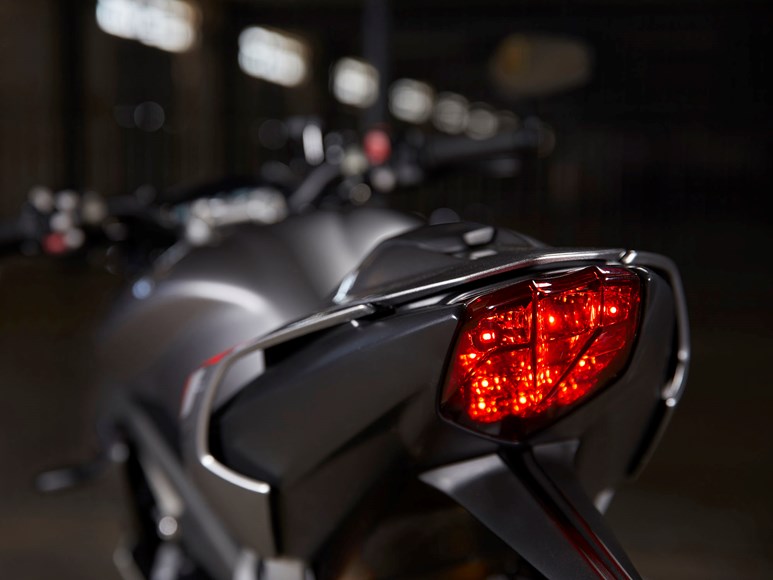 TRIUMPH STREET TRIPLE 765 RS (2020 - 2022) Review