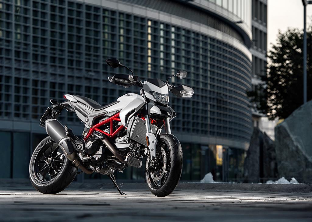 MILAN SHOW: Ducati update Hypermotard range for 2016