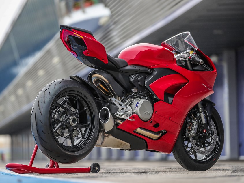 2020-2024 Ducati Panigale V2 review: baby duke replaces 959