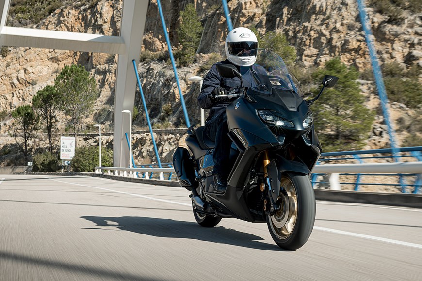 2022 Yamaha TMax 560 review: maxi-scoot is faster than ever