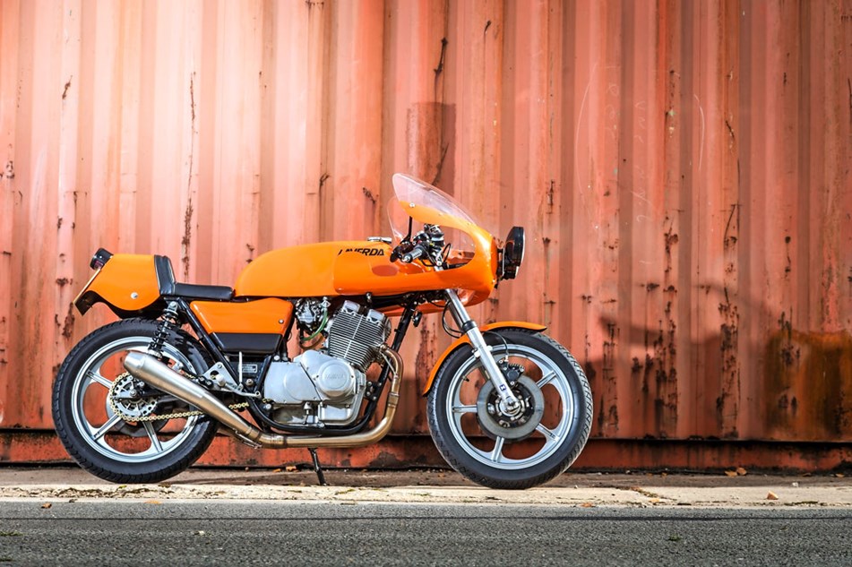 Reader build: Laverda Barcelona Replica