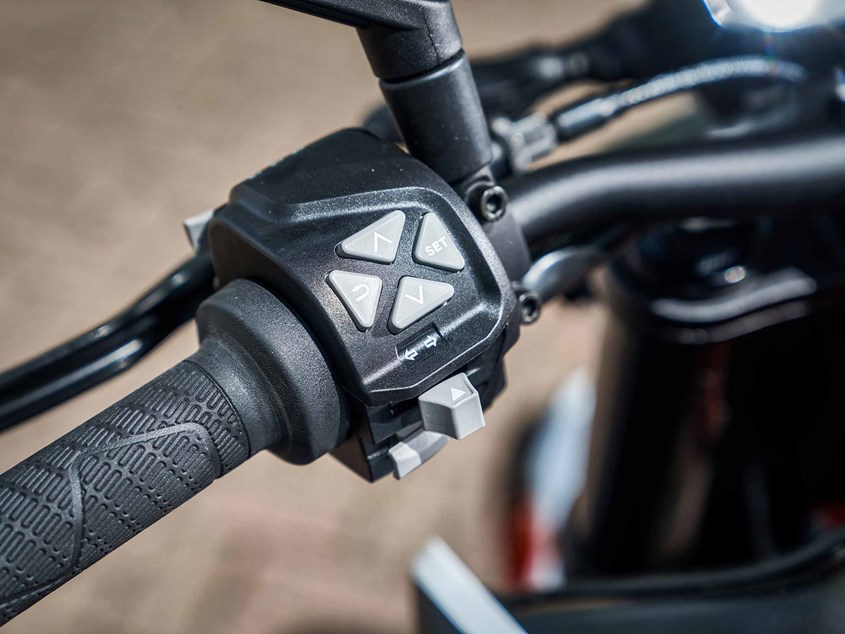 KTM 890 DUKE R (2020 - on) Review