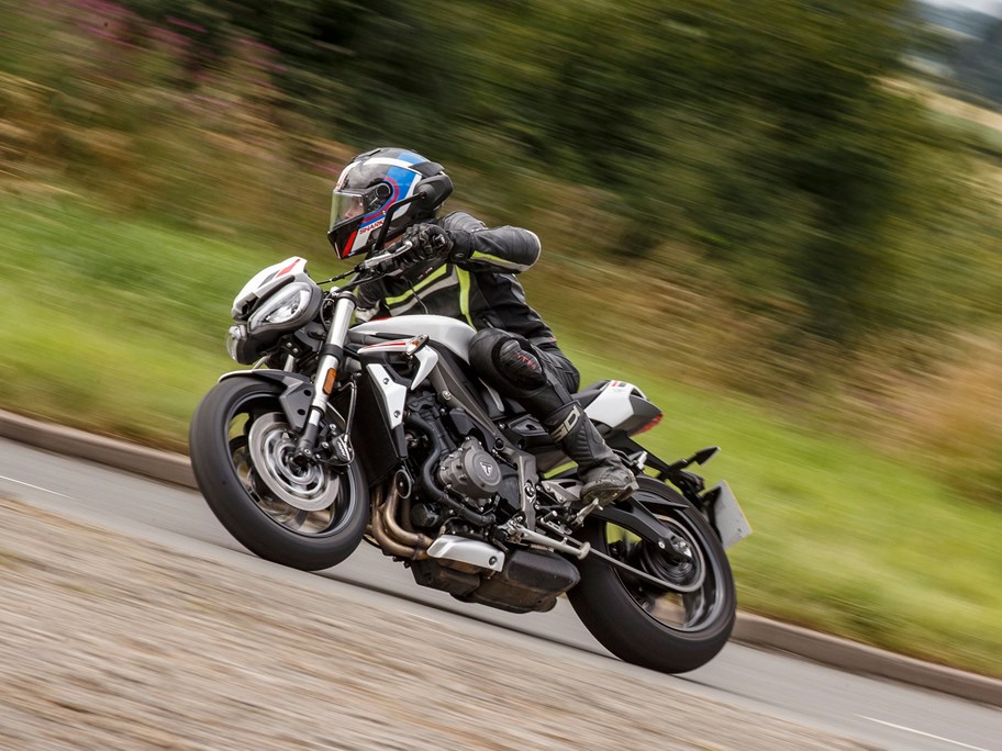 TRIUMPH STREET TRIPLE 660 S (2020 - on) Review