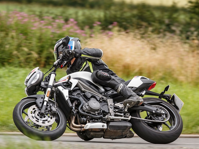 TRIUMPH STREET TRIPLE 660 S (2020 - on) Review