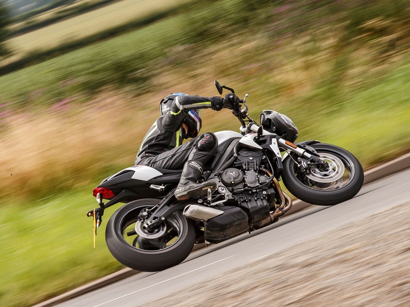 TRIUMPH STREET TRIPLE 660 S (2020 - on) Review