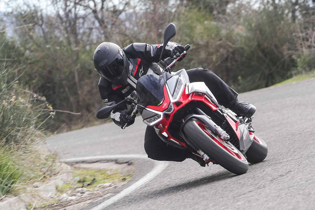 APRILIA TUONO 660 (2021 - on) Review
