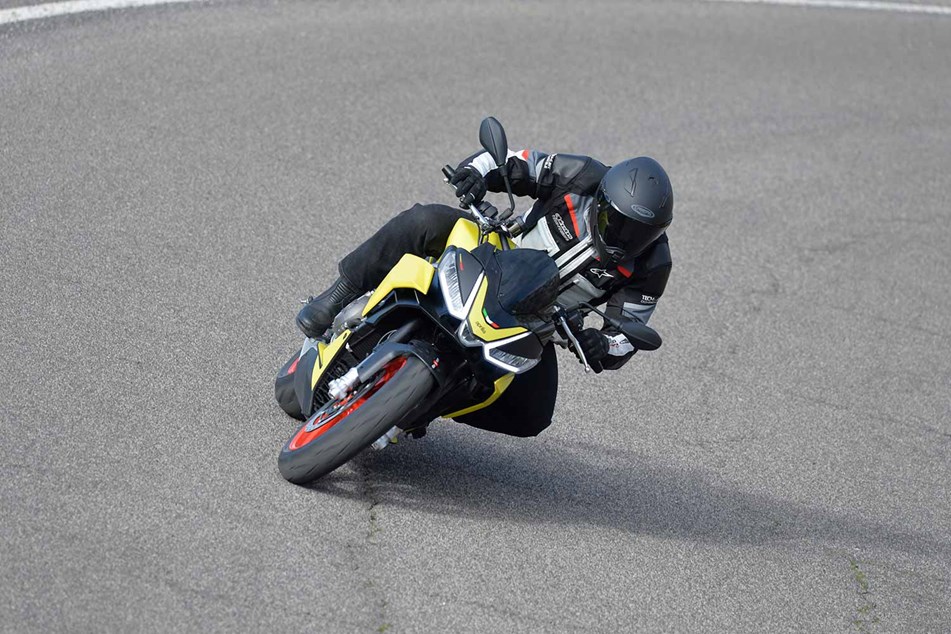 APRILIA TUONO 660 (2021 - on) Review