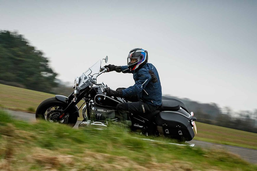 BMW R18 CLASSIC (2021 - on) Review