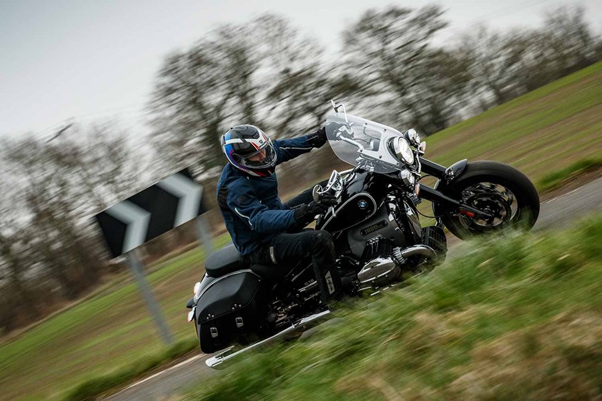 BMW R18 CLASSIC (2021 - on) Review