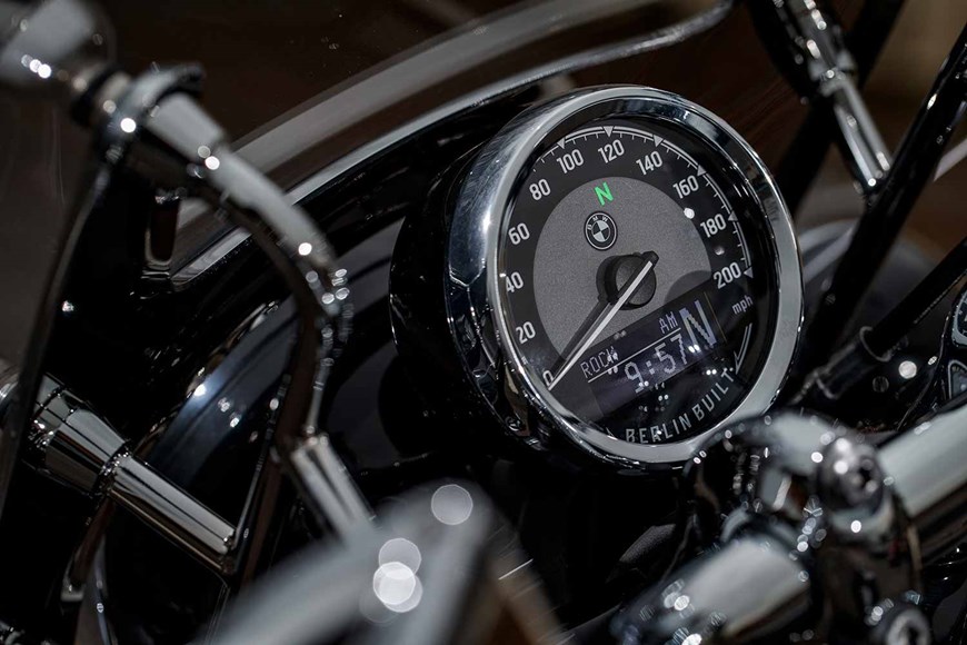 BMW R18 CLASSIC (2021 - on) Review