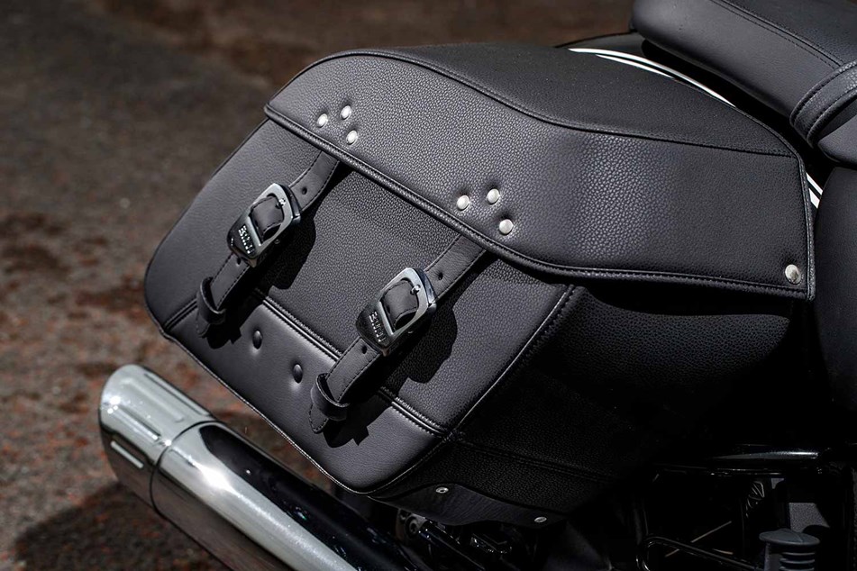 BMW R18 CLASSIC (2021 - on) Review