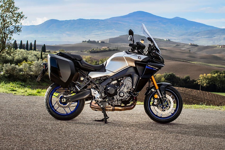 YAMAHA TRACER 9 (2021 - on) Review