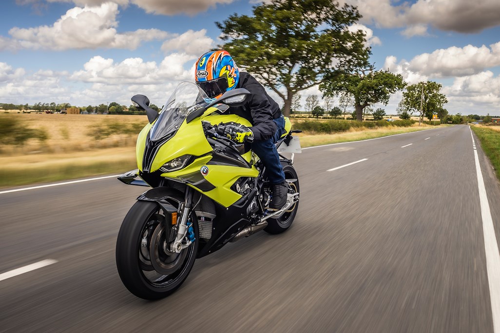 BMW M1000RR (2021 - 2022) Review