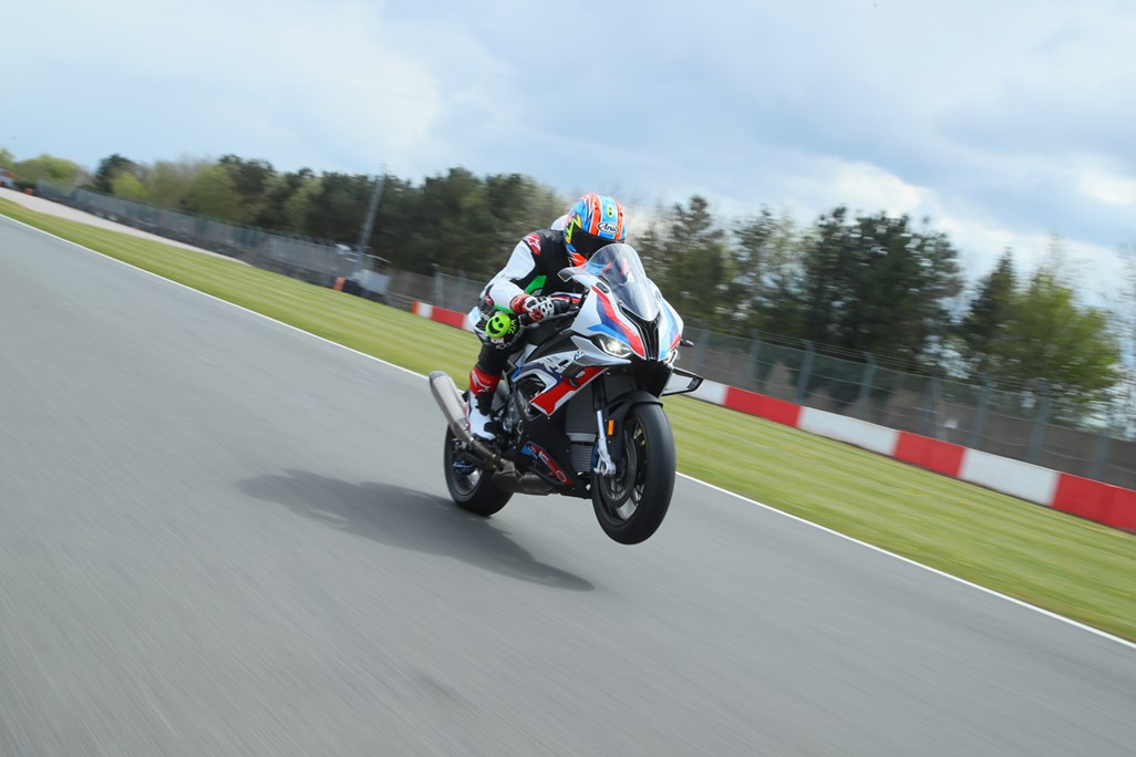 BMW M1000RR (2021 - 2022) Review